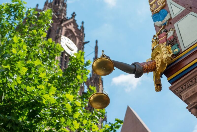 Frankfurt: New Old Town and Highlights German-Language Tour - Getting to Know Frankfurt’s New Old Town