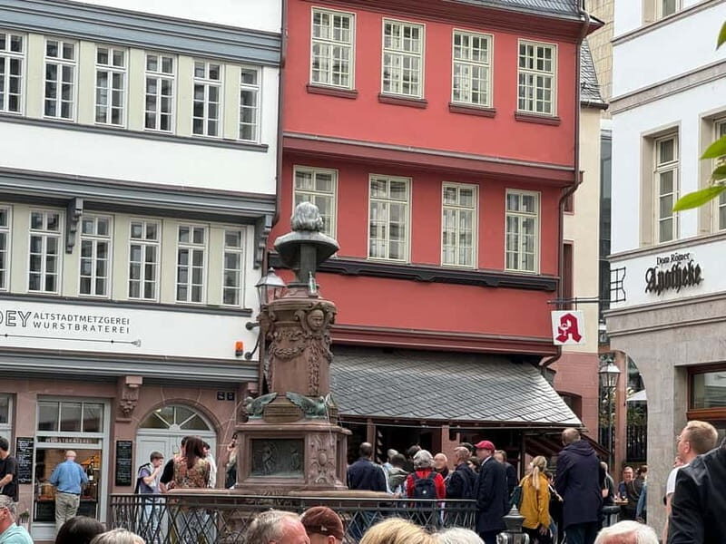 Frankfurt: Walking tour between St. Paul's Church, Main & Old Town flair in German - FAQ