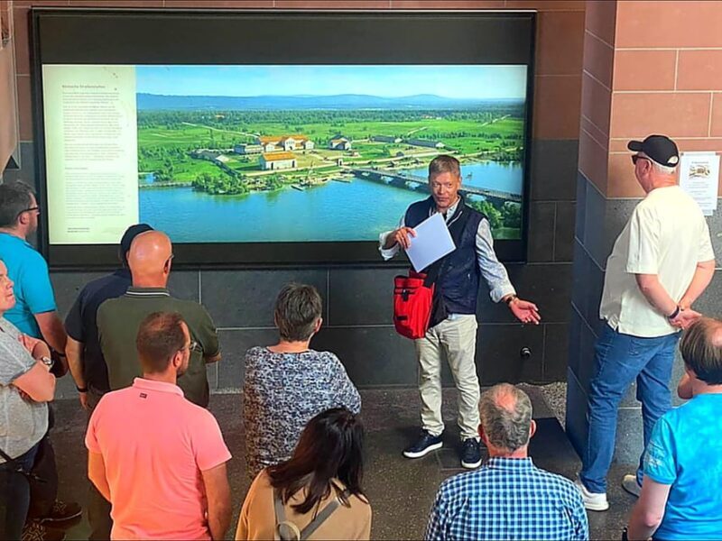 Frankfurt: Walking tour in German in private - just for you and your friends - FAQs