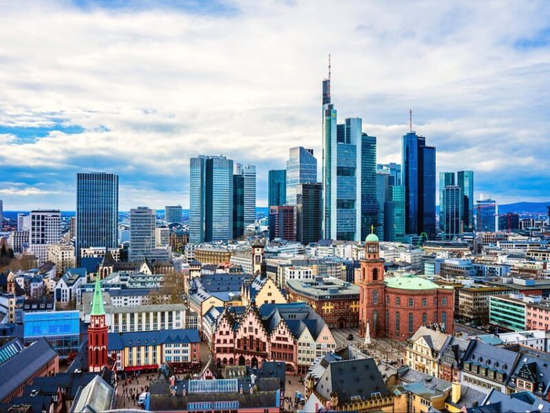 Frankfurt: Walking tour in Russian in private - just for you and your friends - Who Should Consider This Tour?