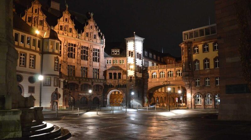 Frankfurt: Walking tour in Russian in private - just for you and your friends - FAQ