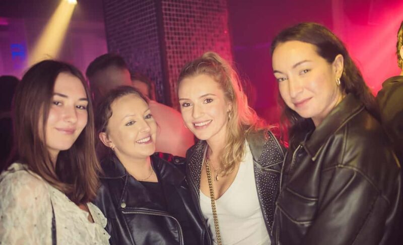 FREE pub Crawl with optional 1 hour open bar and 3 VIP clubs - Key Points