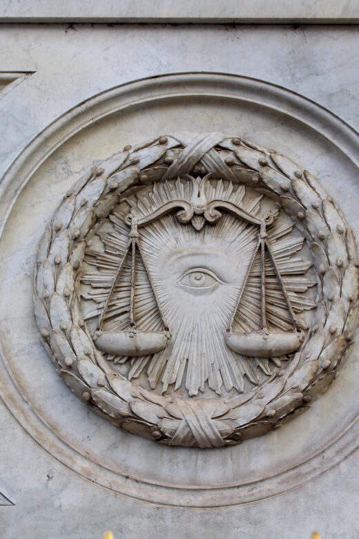 Freemason; myths and revelation of a secret organization - Key Points