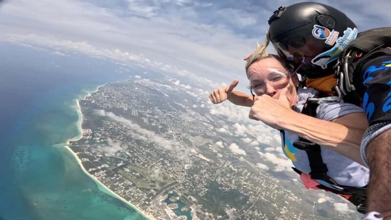 Freeport: Skydiving over the Bahamas - Key Points