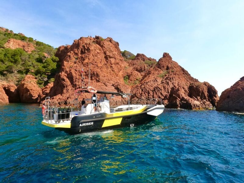 Fréjus: Sea and Creeks Boat Tour with Snorkeling and Drinks - Key Points