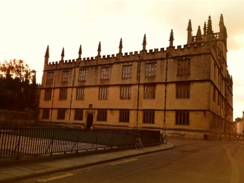 FRENCH Private Bespoke tour University and or Harry Potter - The Practical Side: Price, Duration, and Booking
