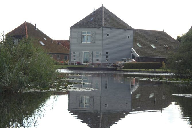 Fresh nose tour with the canoe through the nature near Amsterdam - Key Points