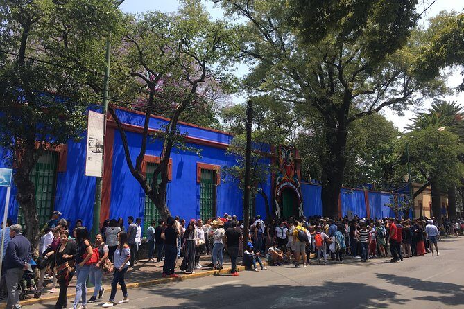 Frida Kahlo VIP [Museum Tickets Included] Bike, Markets & Churros - FAQs