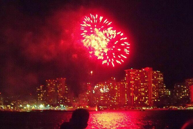 Friday Fireworks Dinner Sail from the Hilton Hawaiian Village - An In-Depth Look at the Experience