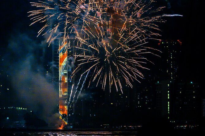 Friday Night Firework Cruise in Waikiki - FAQ