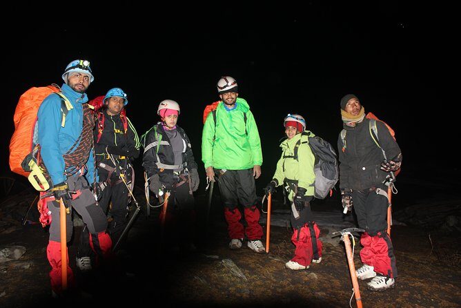 Friendship Peak Trek - Authentic Mountain Environment and Scenic Highlights