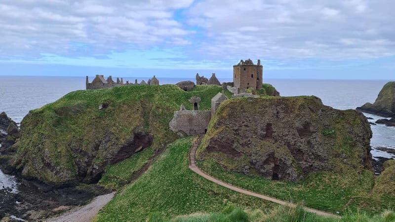 From Aberdeen: Guided Day Trip, Coast & Castle Visit - Key Points