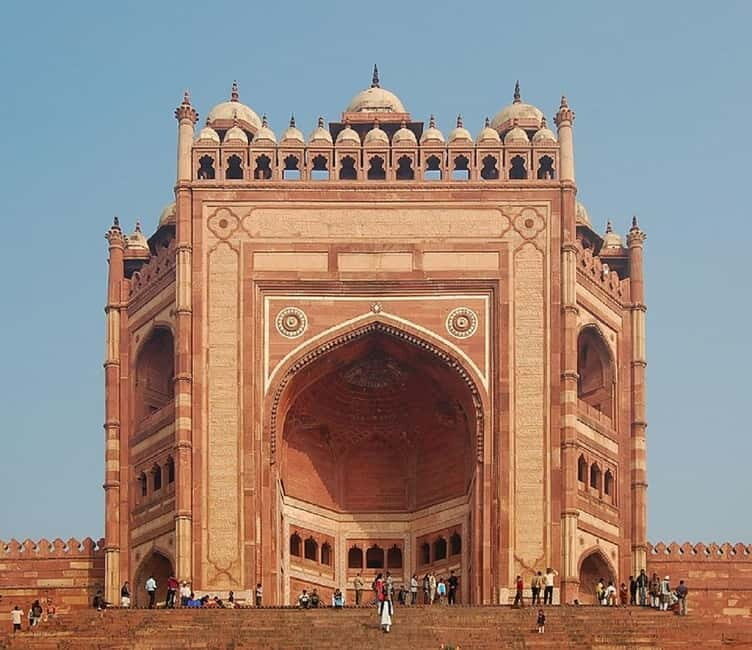 From Agra: Explore Fatehpur Sikri with Sikandra Tomb. - Key Points