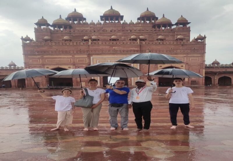 From Agra: Fatehpur Sikri and Market Private Half-Day Tour - Key Points