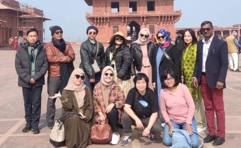 From Agra: Fatehpur Sikri Private Guided Tour by car - Who Should Consider This Tour?