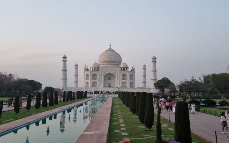 From Agra: One Day Trip of Taj Mahal & Fatehpur Sikri - Key Points