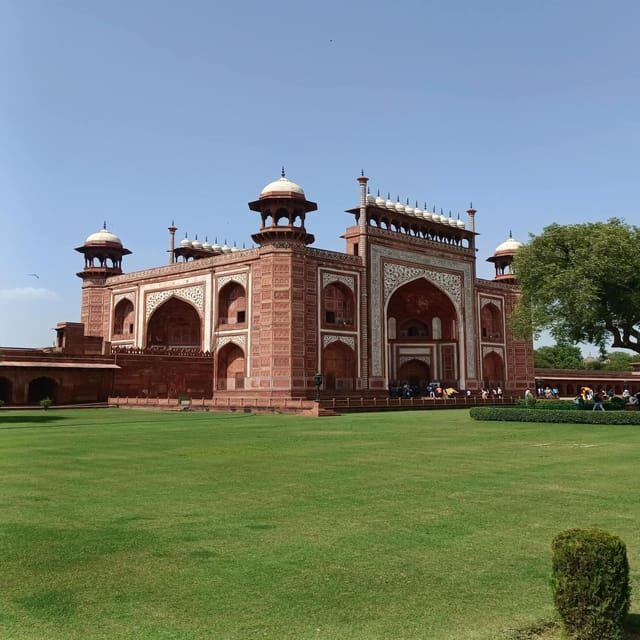 From Agra: Private Taj Mahal and Mathura & Vrindavan tour - FAQ