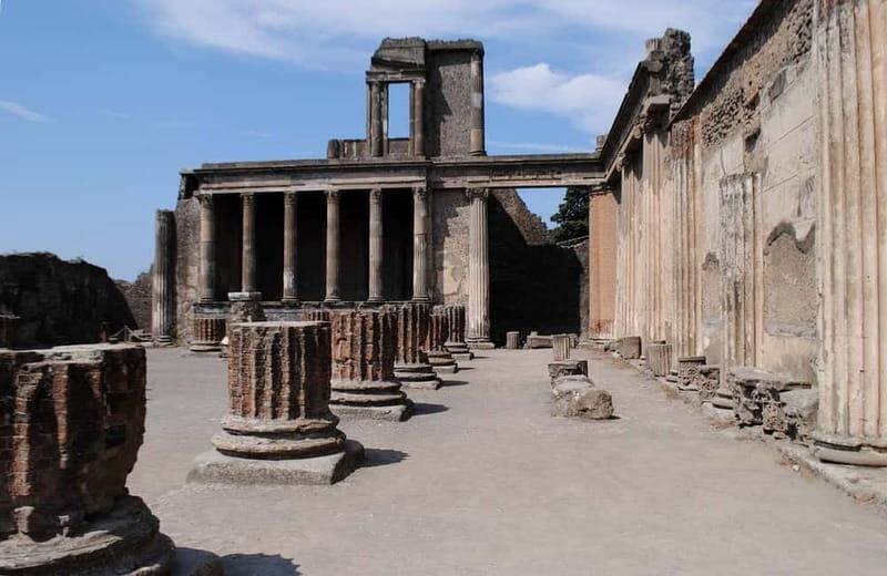 From Amalfi: Pompeii Half-Day Tour with Tourist Guide - Arrival at Pompeii