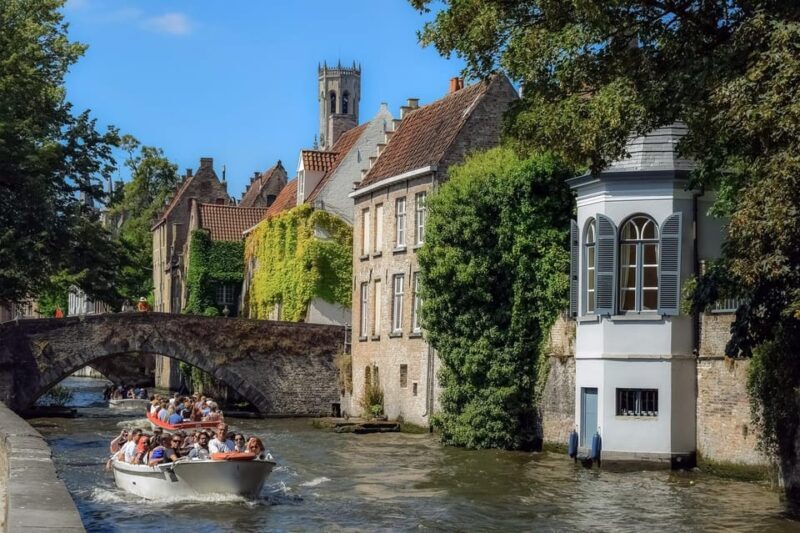 From Amsterdam: Day Trip to the Charming Brussels and Bruges - Authentic Belgian Flavors and Souvenirs
