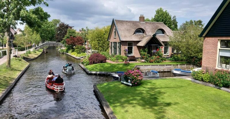 From Amsterdam: Giethoorn Small Group Tour with Boat Ride - The Experience for Different Travelers