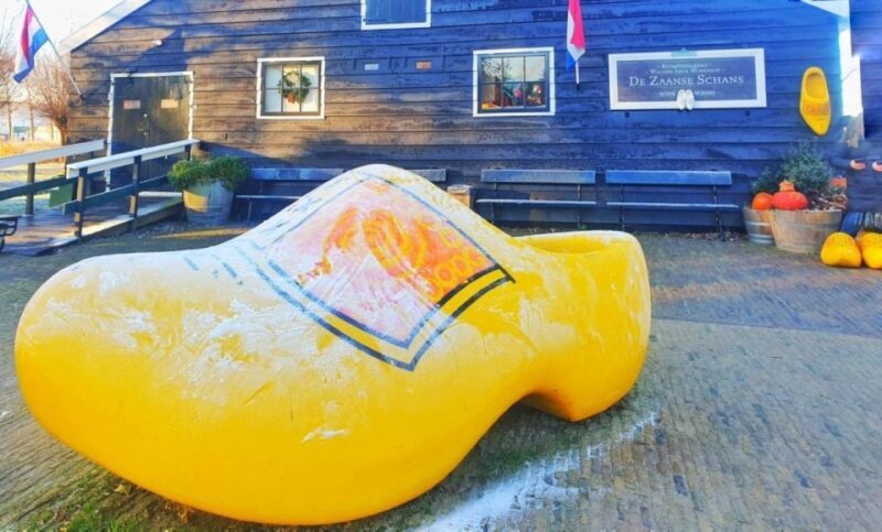 From Amsterdam: Giethoorn & Zaanse Schans Tour w/ Small Boat - FAQ