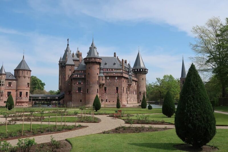 From Amsterdam: Muiderslot and De Haar Castle Tour - The Practicalities: How the Experience Works