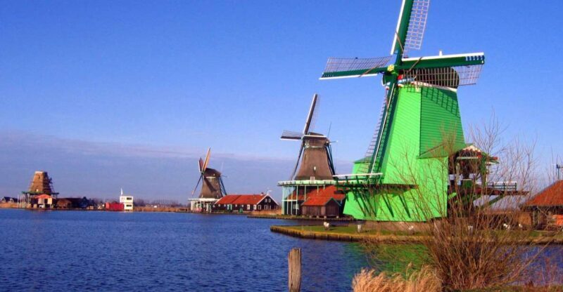 From Amsterdam: Small Group Zaanse Schans and Volendam Tour - What to Expect During Your Holland Day Trip