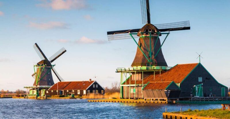 From Amsterdam: Windmills of Zaanse Schans Tour in Spanish - The Sum Up