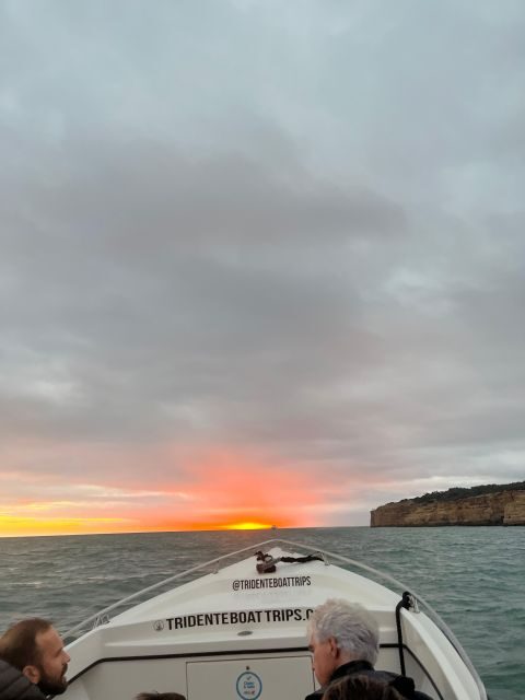 From Armação de Pêra: Private Benagil Caves Sunset Tour - Optional Extras and Customization