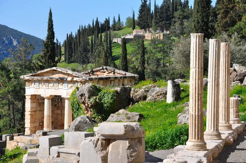 From Athens: 2-Day Tour Delphi, Meteora, and Thermopylae - An Introduction to the 2-Day Adventure