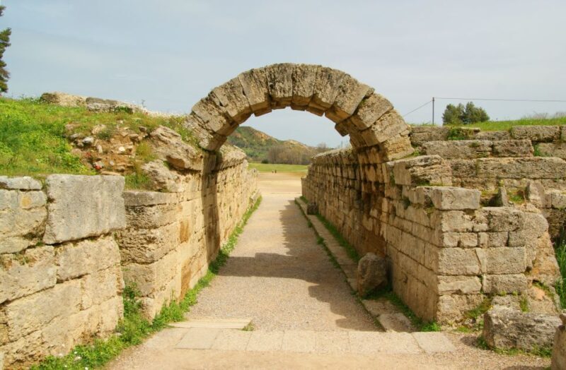 From Athens: 4-Day Peloponnese, Delphi, and Meteora Tour - What Travelers Can Expect