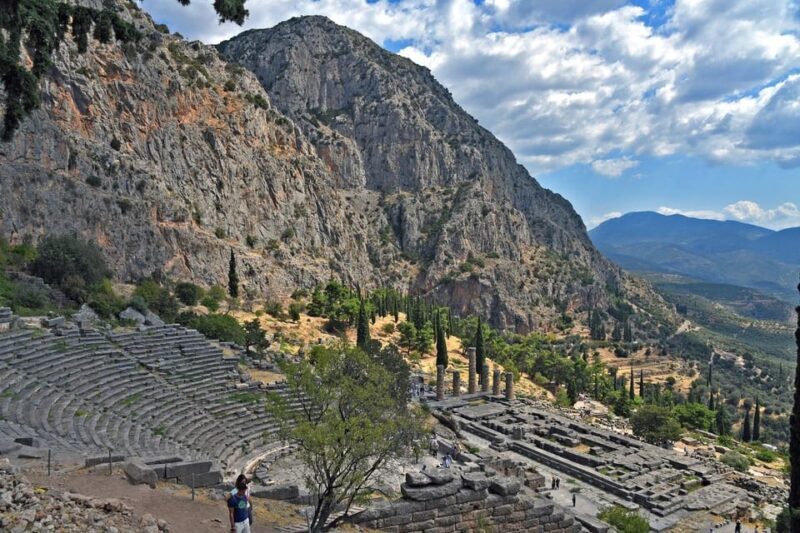 From Athens: Delphi and Osios Loukas Monastery Day Trip - Who Is This Tour Best For?