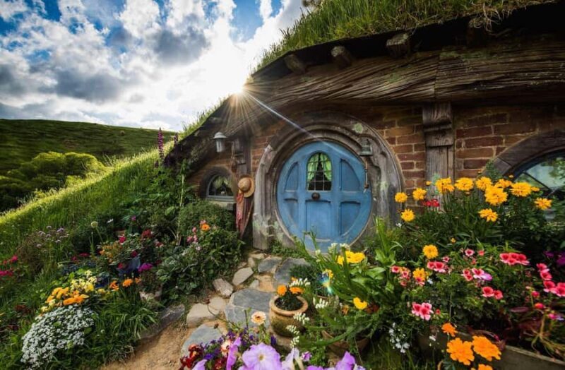 From Auckland: Hobbiton Movie Set Day Tour with Picnic Lunch - The Return Journey and Drop-off