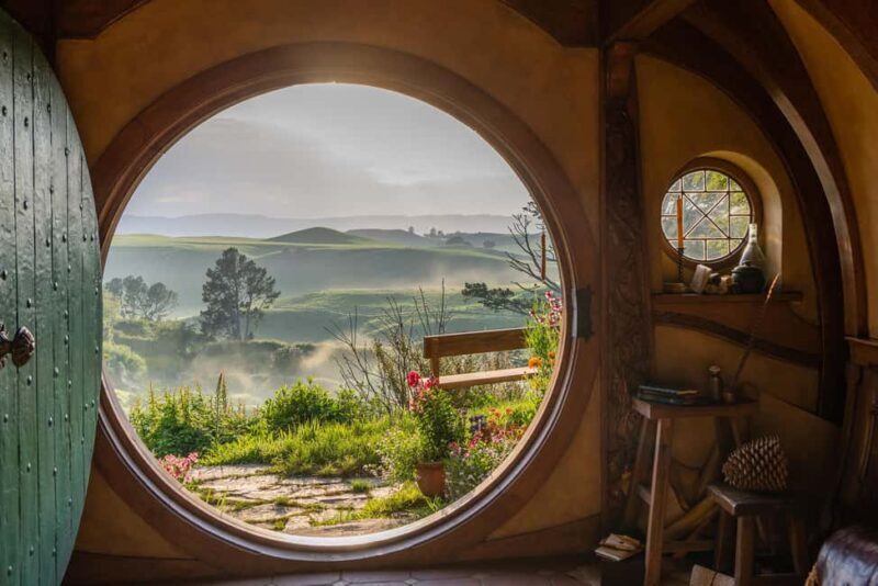 From Auckland: Hobbiton Movie Set Trip with Guided Tour - Key Points