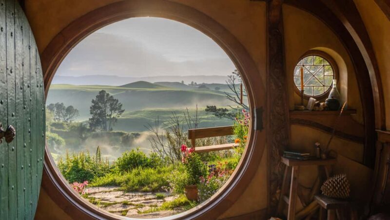 From Auckland: Private tour Hobbiton Movie Set Day Trip - Who Should Consider This Tour?