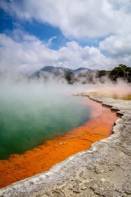 From Auckland: Wai-O-Tapu & Polynesian Spa Rotorua Day Tour - Why Wai-O-Tapu Is a Must-See Natural Wonder
