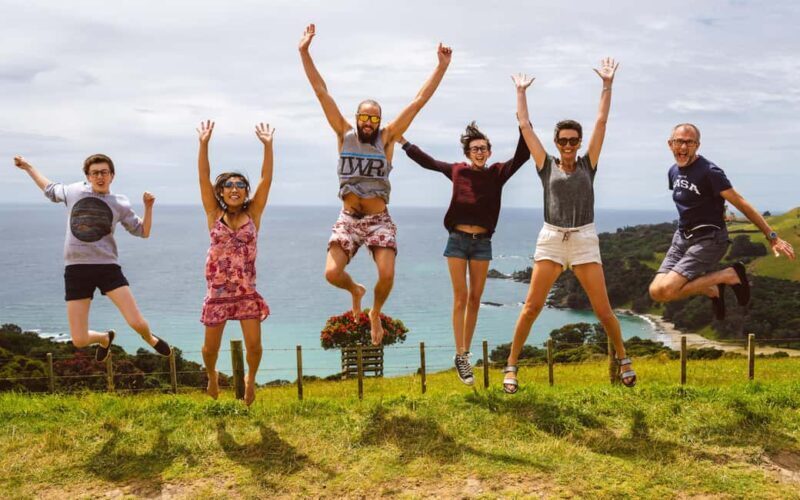 From Auckland: Waiheke Island Sip & Savour Tour with Lunch - Who Is This Tour Best Suited For?