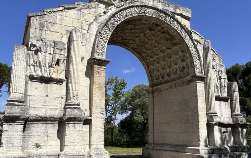 From Avignon: Arles, Les Baux-de-Provence & Saint-Rémy Tour - Exploring Les Baux-de-Provence and the Olive Oil Experience