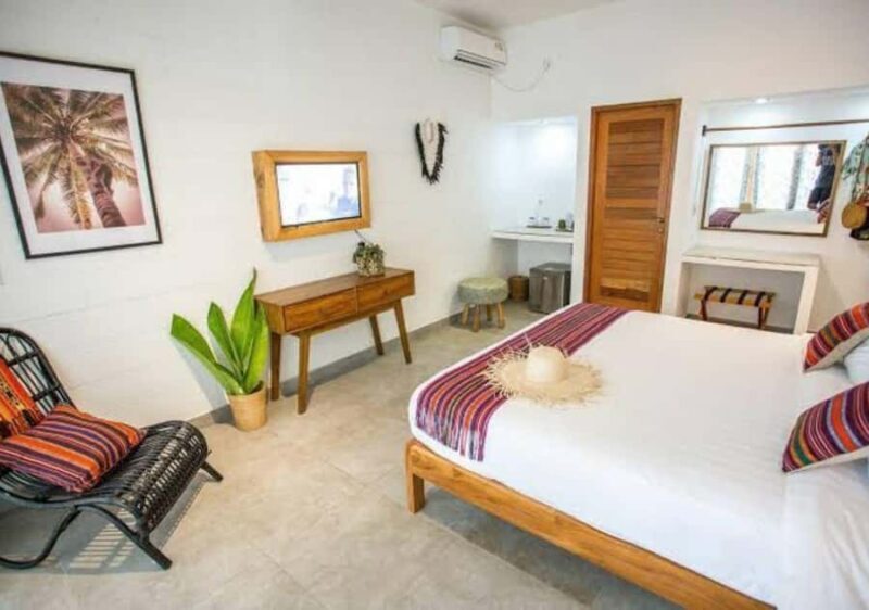 From Bali: 2-Day Gili Trawangan Escape with Hotel & Snorkel - The Beauty of Sunset on Gili Trawangan