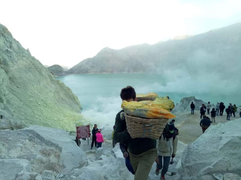 From Bali: Ijen crater Midnight Tour From Bali - Transport and Timing: The Long Road and Its Implications