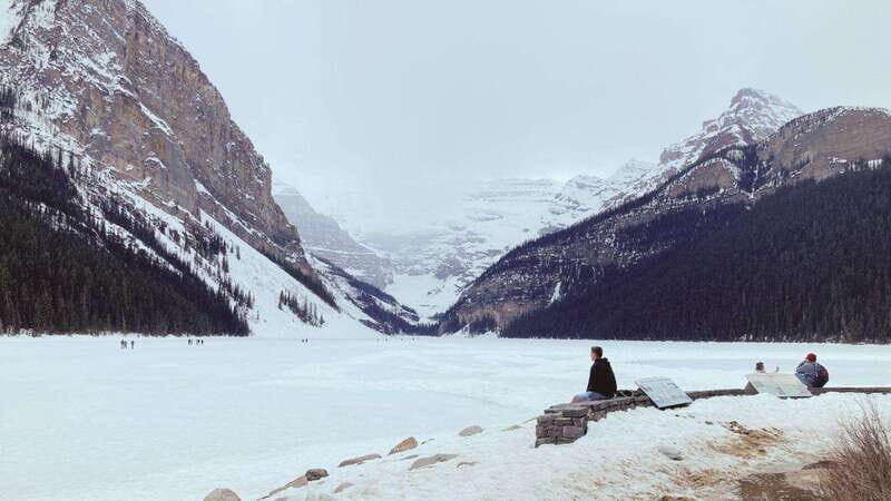 From Banff: Lake Louise and Moraine Lake Sightseeing Tour - Seasonality and Accessibility