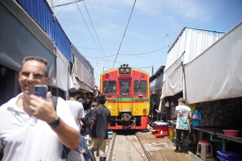 From Bangkok : Meklong Railway Market By Bus - Who Will Love This Tour?