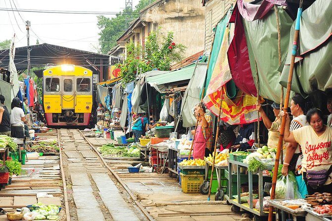 From Bangkok : Train Market, Floating Market & Nakhon Pathom Tour - Nakhon Pathom: Temples and Timeless Monuments