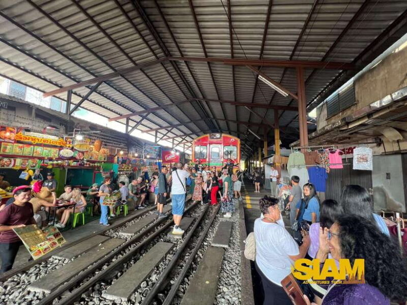 From Bangkok:Damnoen Floating Market and Railway Market Tour - A Deep Dive into the Experience