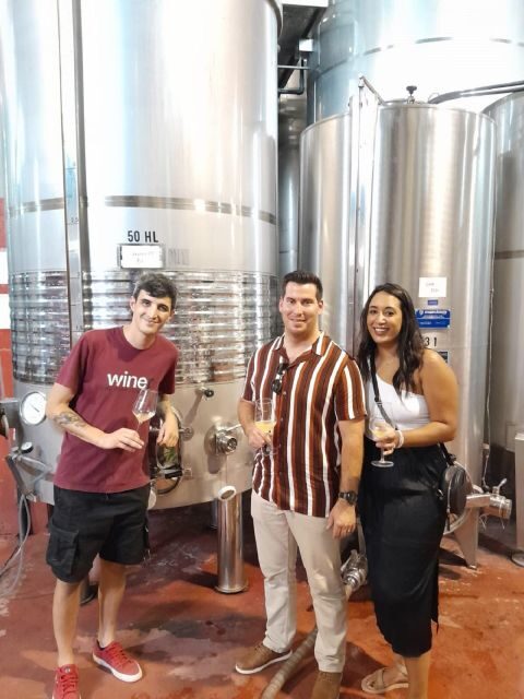 From Barcelona: 3 wineries with hotel pick-up and Lunch - FAQ