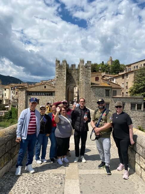 From Barcelona: Girona, Besalú & Medieval Villages Day Trip - Besalú: A Walk Through Time
