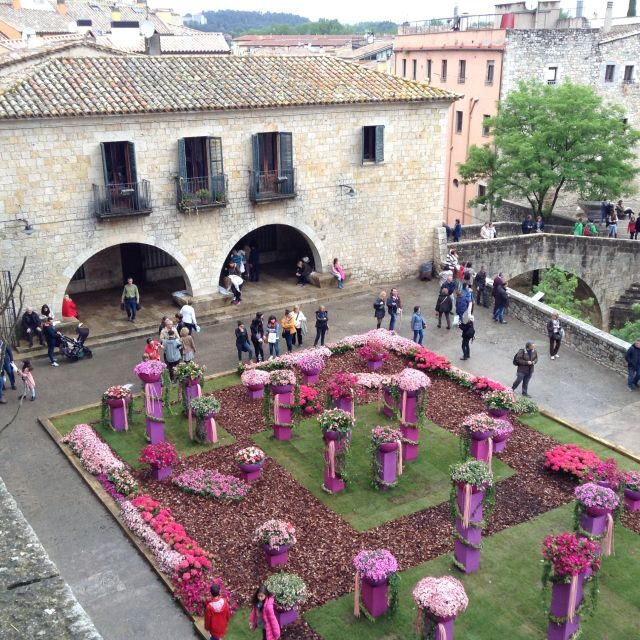 From Barcelona: Girona Guided Tour - Key Points