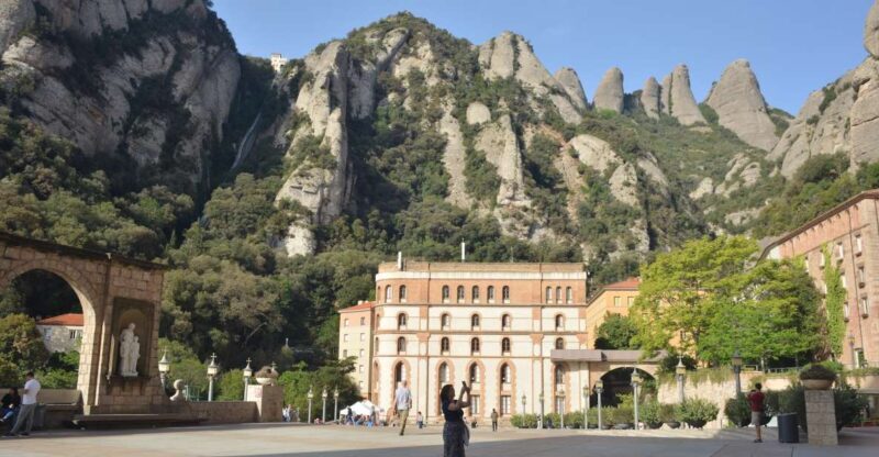 From Barcelona: Private Montserrat and Boutique Winery Tour - What Travelers Say