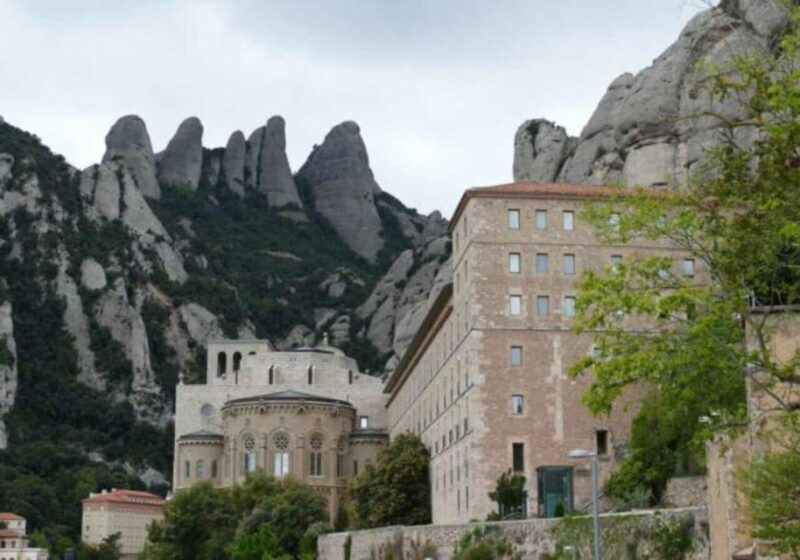 From Barcelona: Train Route and Cable Car to Montserrat - Transportation and Logistics: The Nuts and Bolts