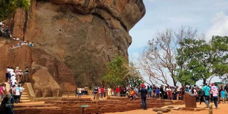 From Bentota: Sigiriya Lion Rock & Dambulla Cave Temple Tour - Artisan and Gem Stops: Cultural Crafts and Jewelry